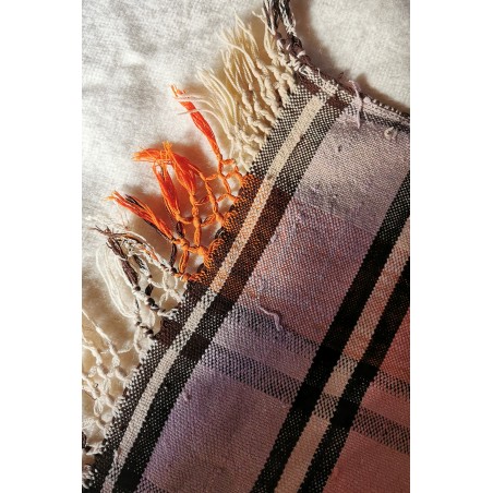 Plaid berbère ancien en laine avec des lignes colorées en bleu rose ...